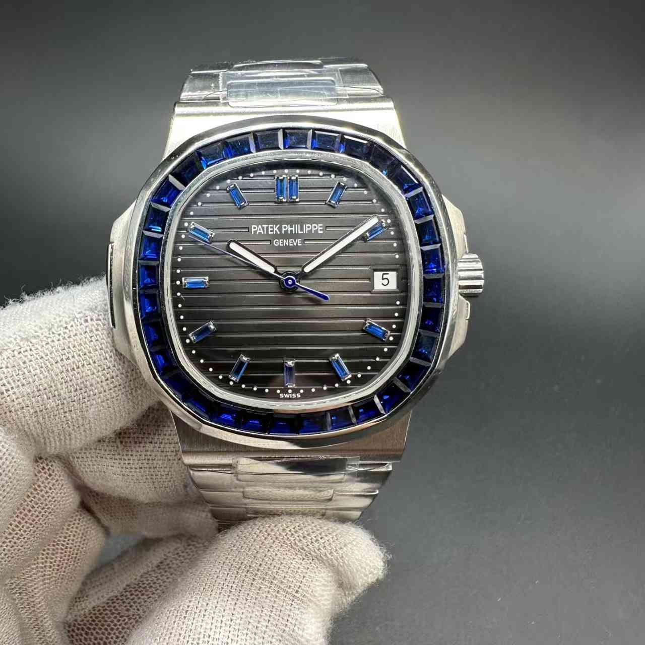 Patek Philippe 5711 GR Cal.324 automatic steel case 40mm blue diamonds ...